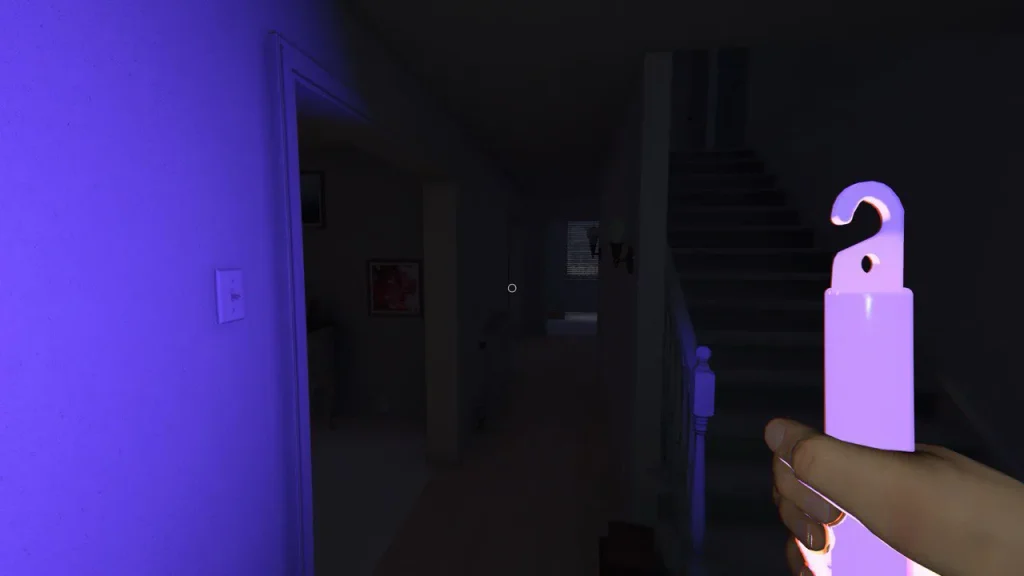 Phasmophobia: How to Complete the Glow in the Dark Challenge - Game-Rezone